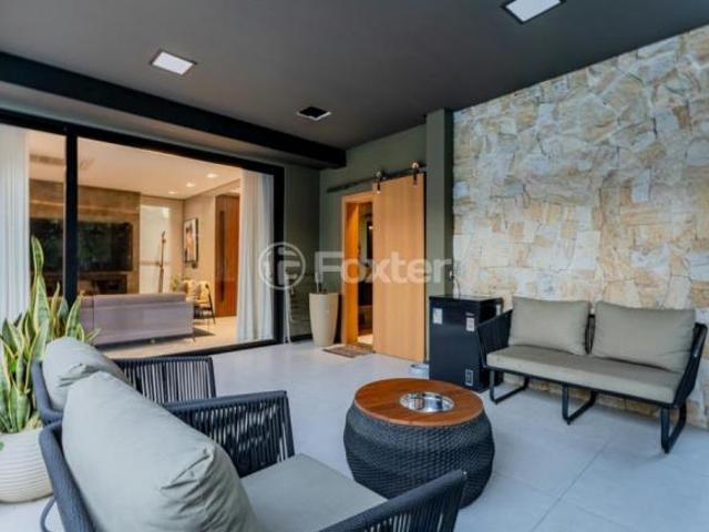 Casa em Condomínio, 5 dormitórios, 275 m², em Distrito Industrial