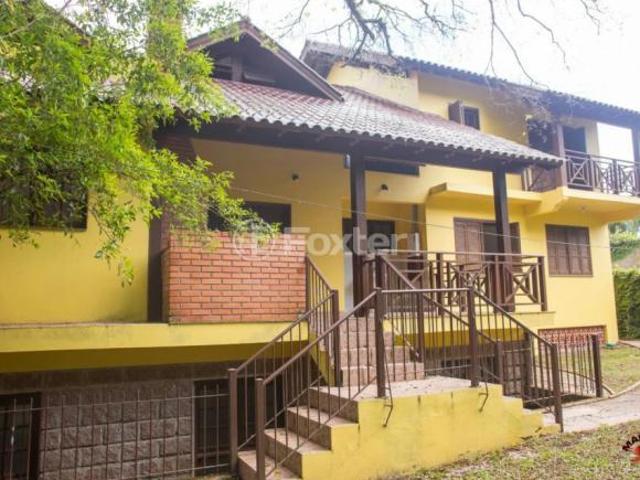Casa em Condomínio, 5 dormitórios, 375 m², em Centro