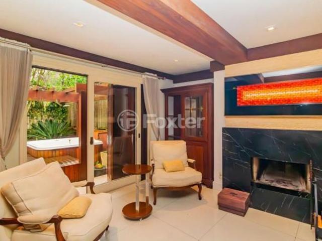 Casa em Condomínio, 5 dormitórios, 376.92 m², em Três Figueiras