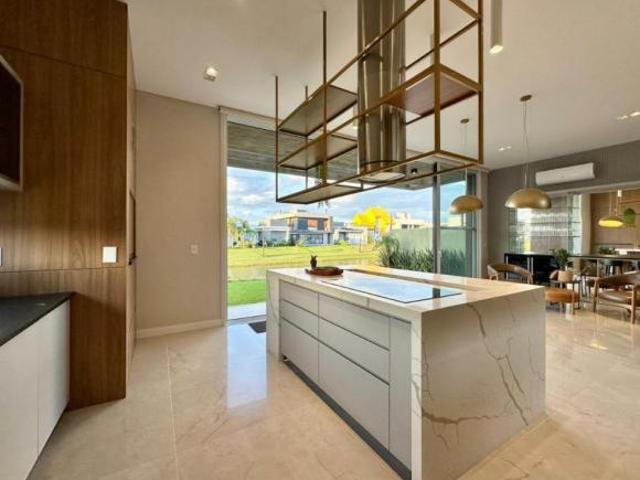 Casa em Condominio 5 dormitorios Bairro