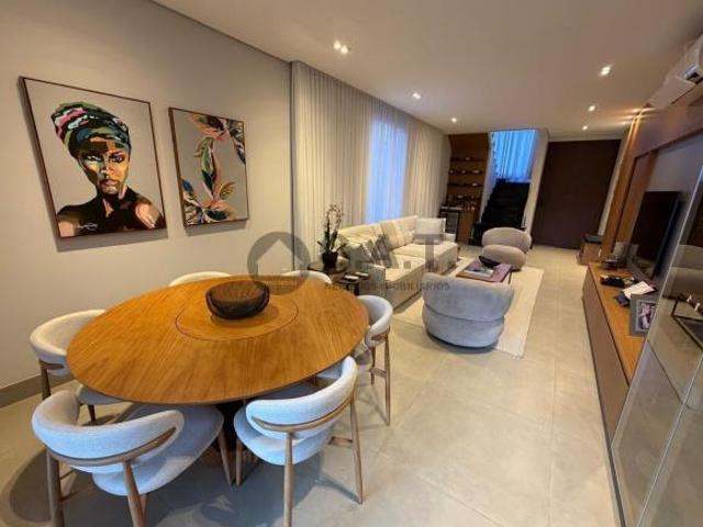 Casa em Condomínio: 5 quartos, 5 suítes, 2 salas, 7 banheiros, 4 vagas, 298m² em Sorocaba SP, Jardim