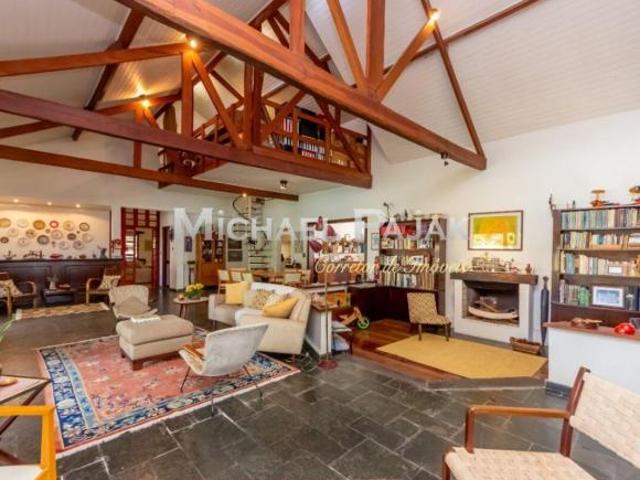 Casa em condomínio