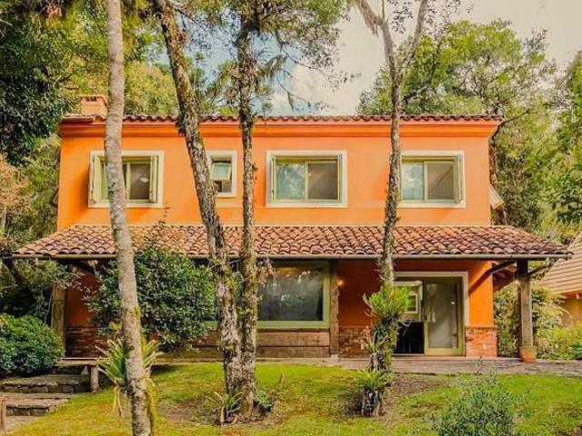CASA EM CONDOMINIO