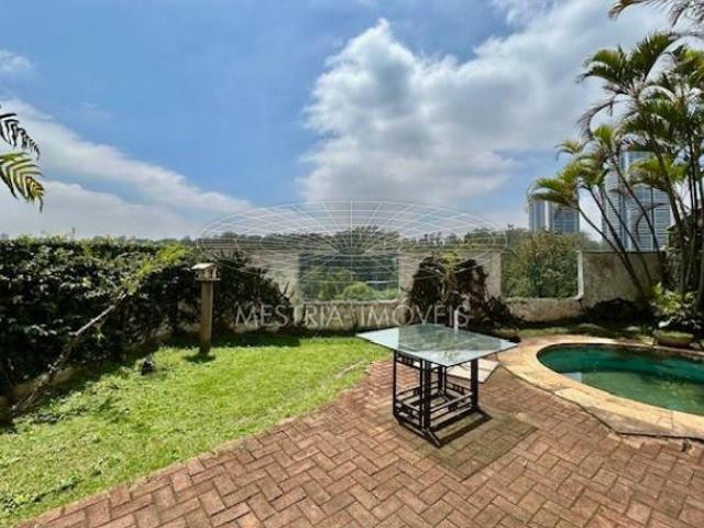 Casa em condominio !