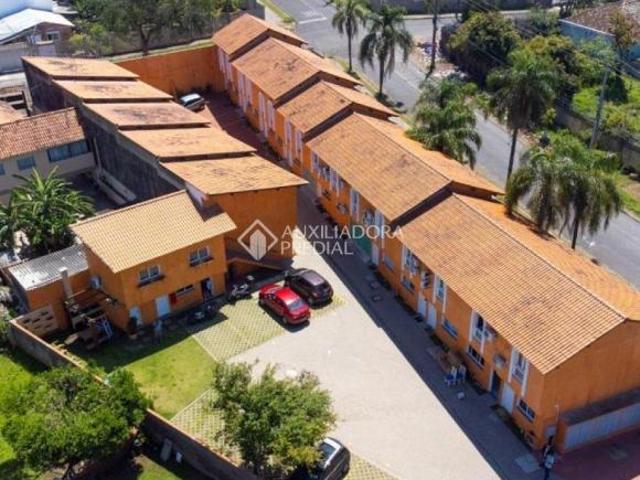 CASA EM CONDOMÍNIO