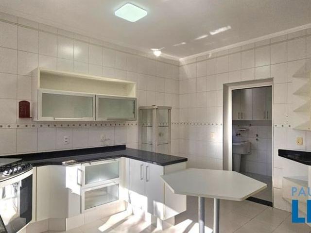 Casa Em Condomínio