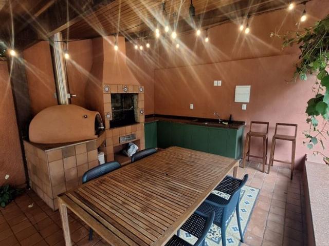 Casa Em Condomínio