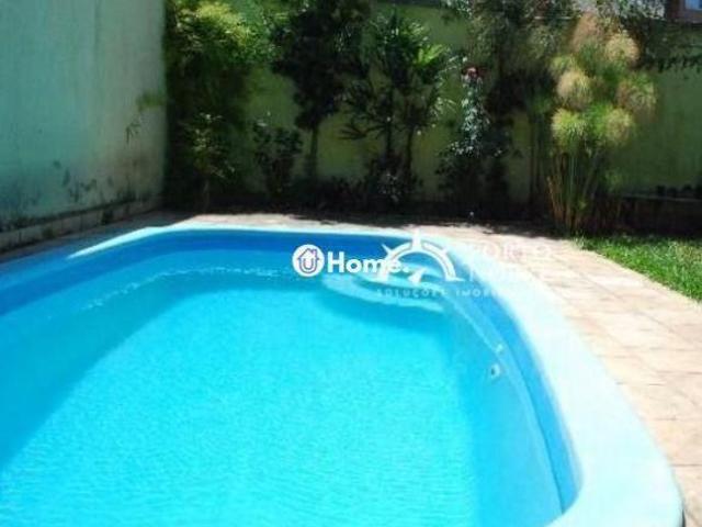 CASA EM CONDOMÍNIO