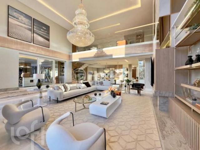 Casa em Condomínio, 6 dormitórios, 907.5 m², em Zona Nova