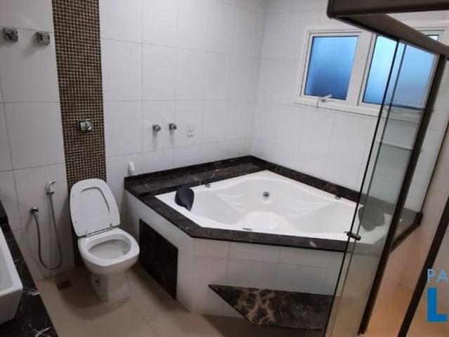 Casa Em Condomínio