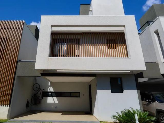 Casa em Condomínio