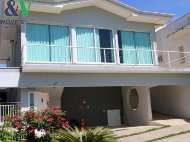 Casa em Condomínio