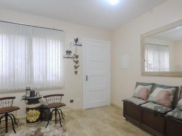 Casa em condomínio, 77m², 2 dormitórios e 2 vagas no bairro Humaitá