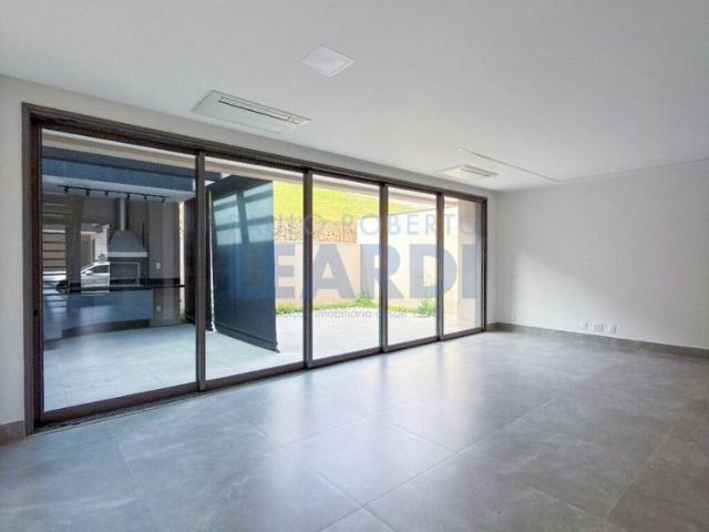 Casa Em Condomínio