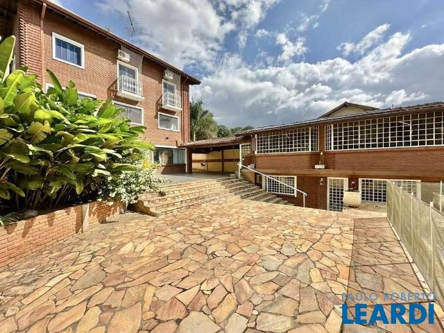 Casa Em Condomínio