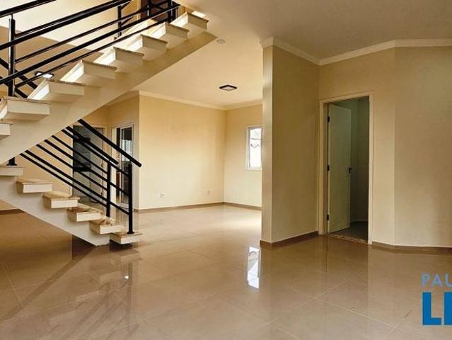 Casa Em Condomínio