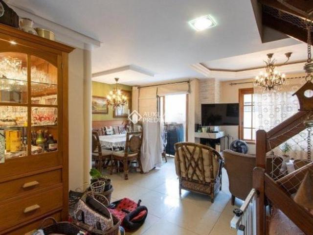 CASA EM CONDOMINIO