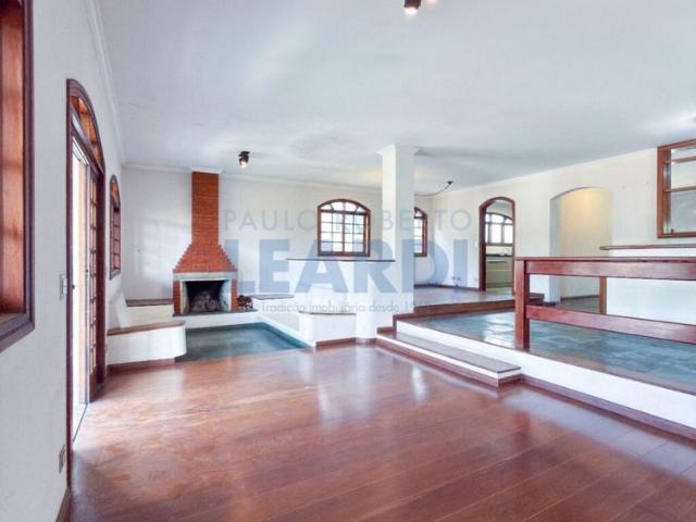 Casa Em Condomínio