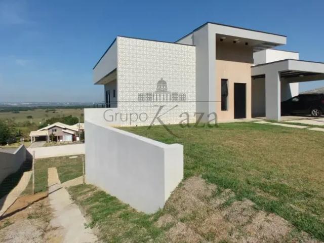 Casa em condomínio Colinas do Parahyba 4 Dormitórios 300m²
