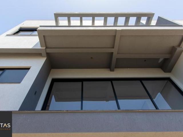 Casa em condomínio com conforto e exclusividade no bairro Tristeza