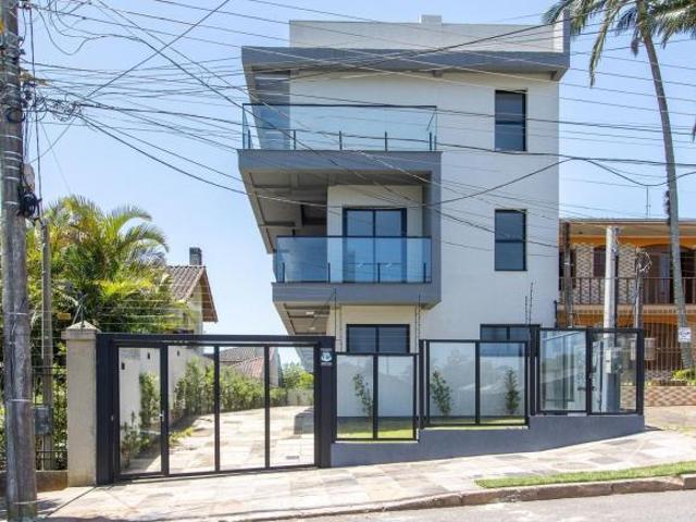 Casa em condomínio com conforto e exclusividade no bairro Tristeza