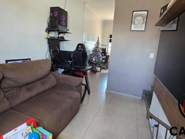 Casa em condomínio com duas suítes para venda na Vila Ré!