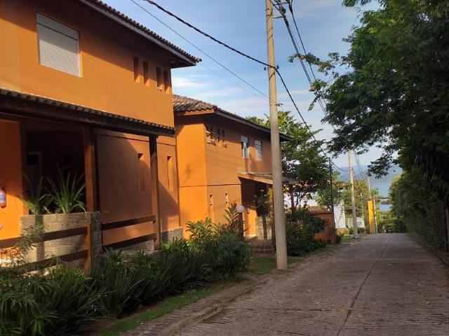 Casa em condominio com escritura definitiva em Ilhabela