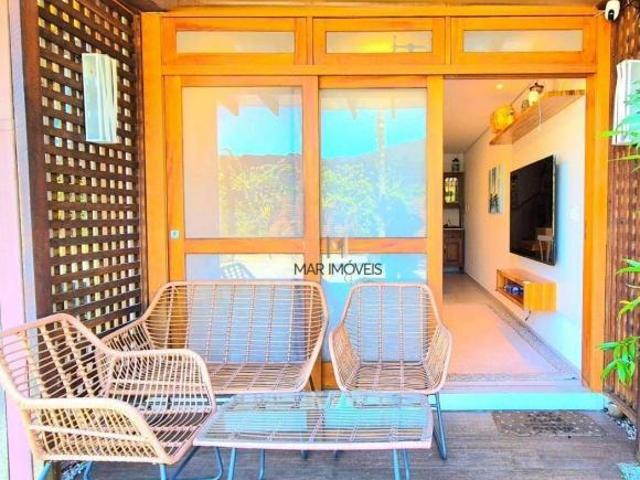 Casa em condomínio com lazer de clube, vaga náutica em excelente localização!