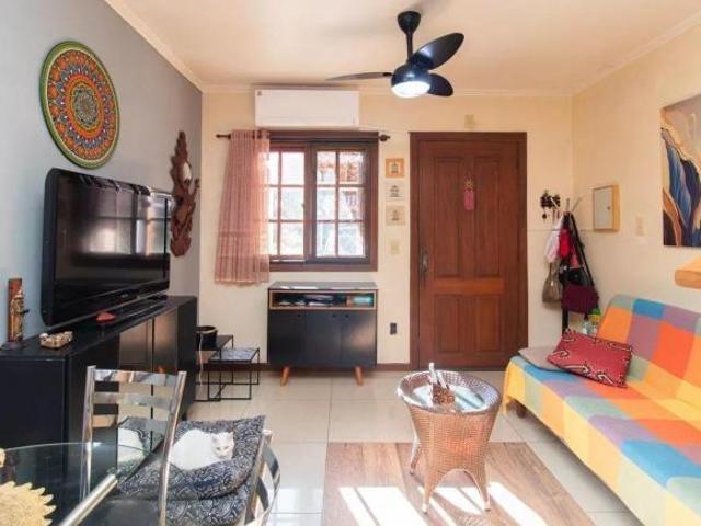Casa em condomínio com piscina, 2 quartos, 1 vaga Camaquã, Porto Alegre/RS