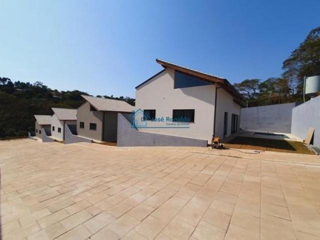 Casa em condomínio com piscina, cidade de Atibaia, aceita financiamento bancário