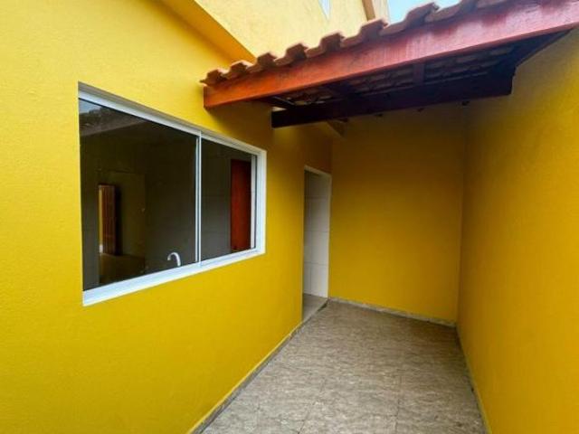 Casa em condomínio com piscina e 2 quartos em Itanhaém