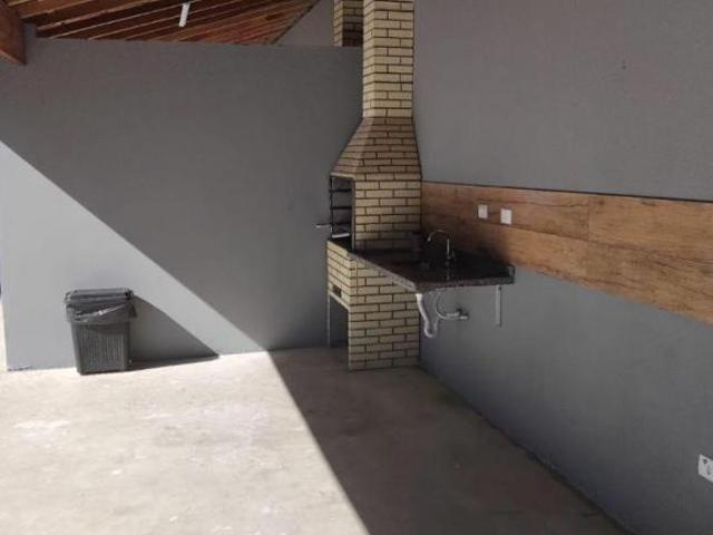 Casa em condomínio com piscina e 2 quartos em Mongaguá