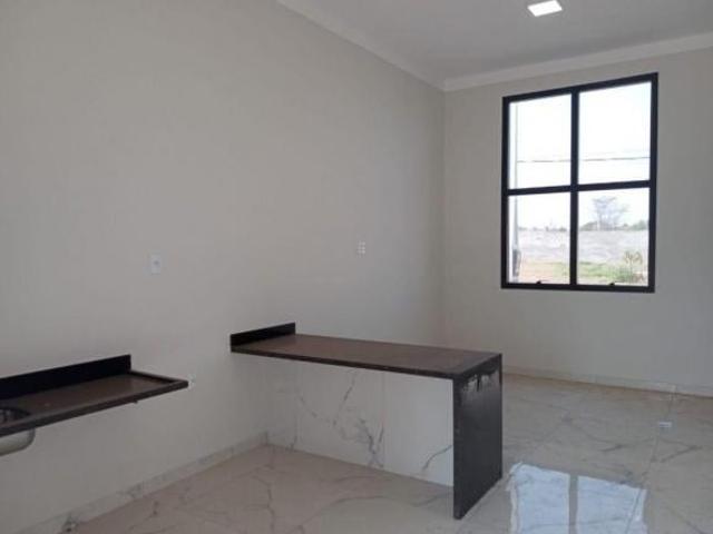 Casa em Condominio com Piscina e Campo de Futebol em Aracatuba