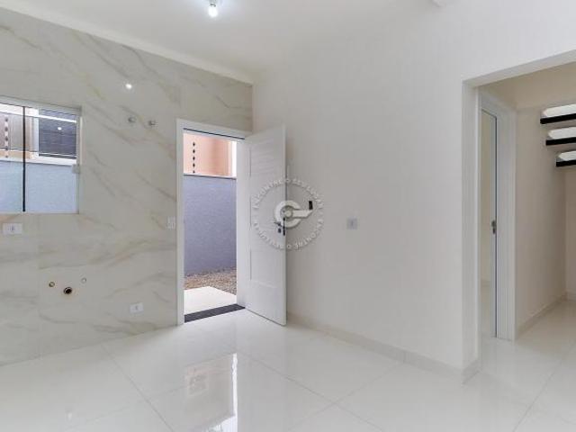Casa em Condomínio com Suíte no Ático e Churrasque