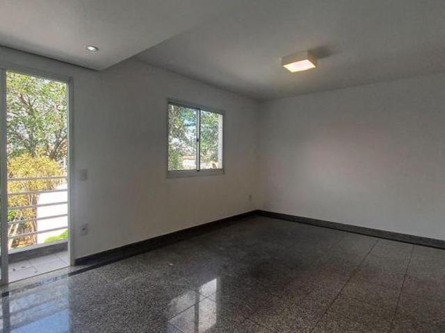 Casa em condomínio com três dormitórios uma suíte área de lazer com churrasqueira duas vagas