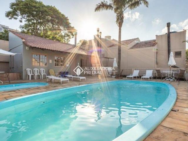 CASA EM CONDOMÍNIO COM TRÊS QUARTOS, GARAGEM E INFRAESTRUTURA