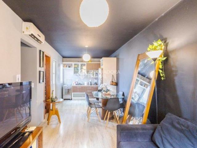 CASA EM CONDOMÍNIO COM TRÊS QUARTOS, GARAGEM E INFRAESTRUTURA