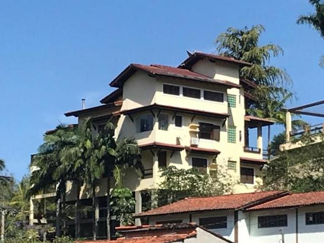 CASA EM CONDOMINIO COM VISTA PARA O MAR PRIVILEGIADA E LOCALIZAÇÃO SIGULAR
