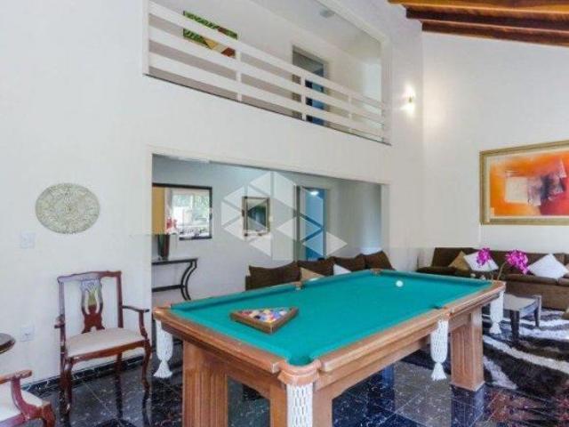 Casa em Condominio com 04 dormitórios e 02 suites Viamão