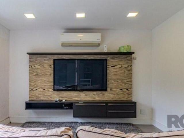 Casa em Condomínio com 04 Quartos 4 vagas, 200,36 m² de área privativa LOMBA DO PINHEIRO