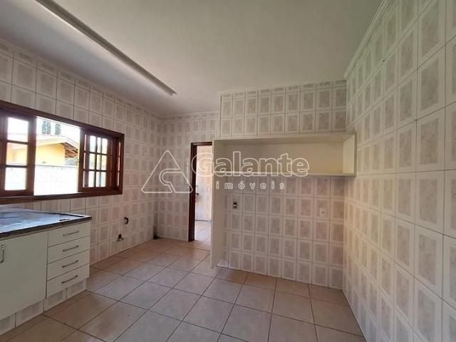 Casa em condomínio com 04 quartos para locação, em Barão Geraldo