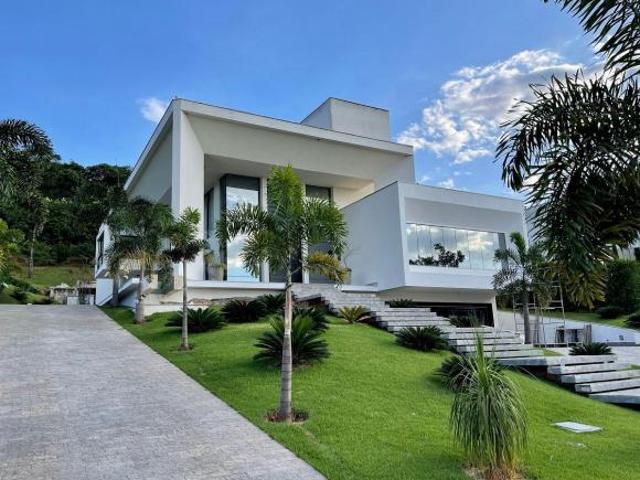 Casa em condomínio com 04 suítes, 840m² à venda no Residencial Aldeia do Vale Goiânia GO