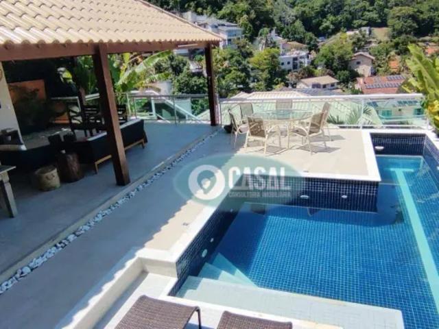 Casa em Condomínio com 04 Suítes à Venda em Piratininga Niterói/RJ