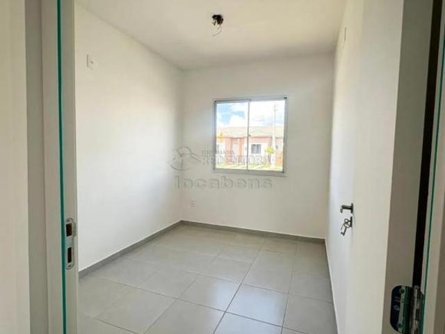 Casa em Condomínio com 02 Dormitórios para Venda no Garden RNI