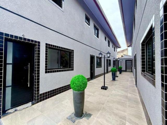 Casa em Condomínio com 02 Suítes, Piscina e Acabamento Moderno no Bairro Laranjeiras