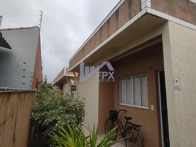Casa em condomínio com 02 vagas e 02 dormitórios sendo 01 suíte Itanhaém