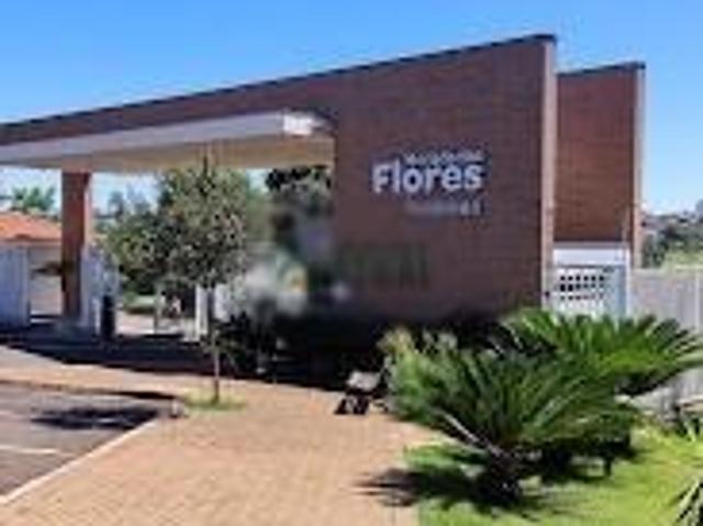 Casa em condomínio com 03 dormitórios sendo 01 suíte na cidade de Cambé