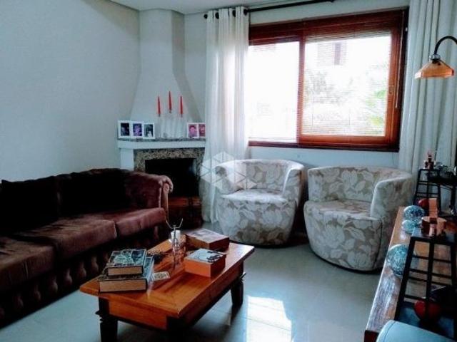 Casa em condomínio com 03 dormitórios, 01 suíte e 02 vagas de garagem no bairro Espirito Santo em Po