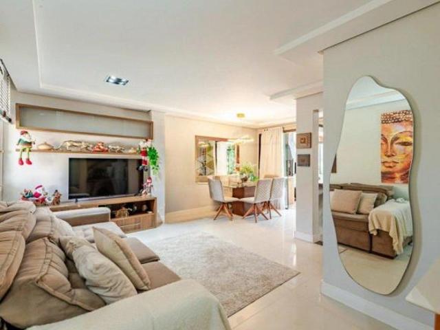Casa em condomínio com 03 dormitórios, 185,48m², suite e vagas no bairro Campo Novo