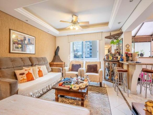 Casa em condomínio com 03 dormitórios, 206,30m², suite e vagas no bairro Tristeza